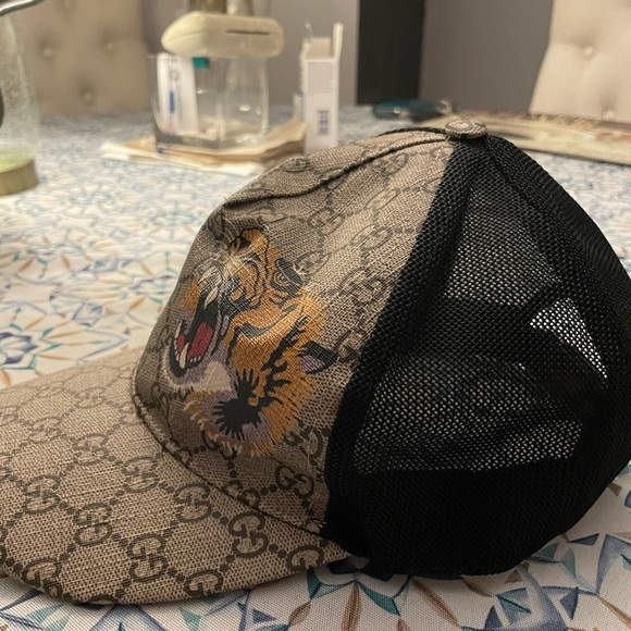 Gucci | Accessories | New Authentic Gucci Tiger Print Gg Supreme ...